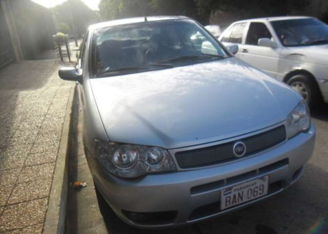 Fiat siena color plateado modelo 2007 en General Bernardino Caballero ...